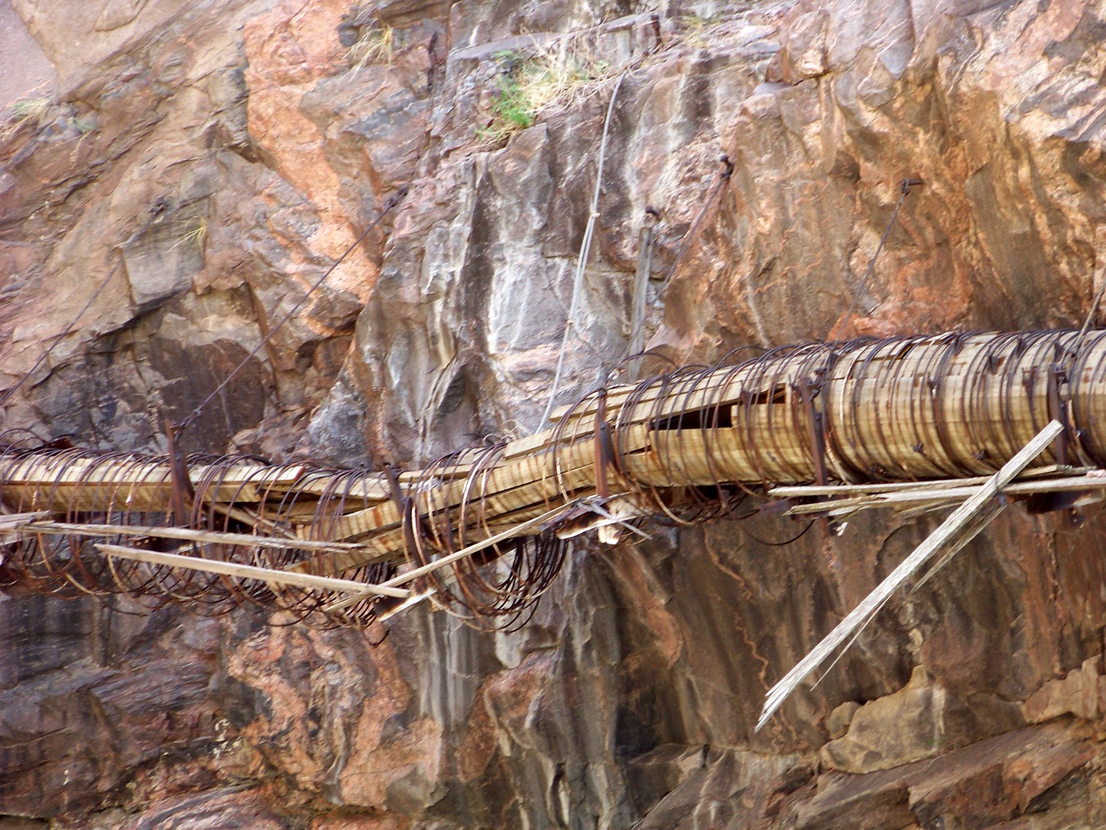 Macron blokkeert gaspijplijn - Sargasso