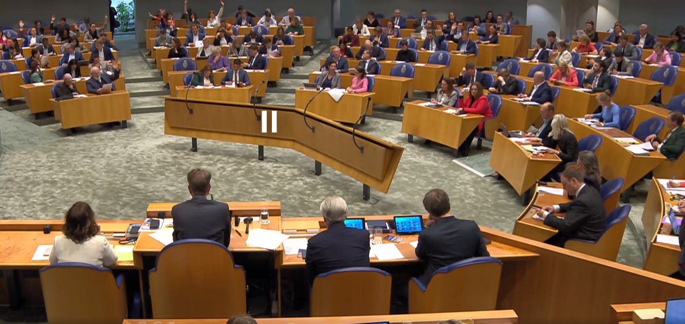 Een motie voor een rechts kabinet - Sargasso